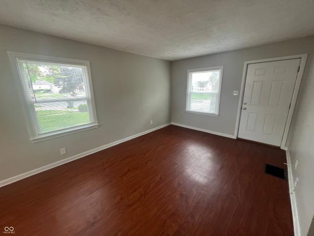 5322 E 19th Place