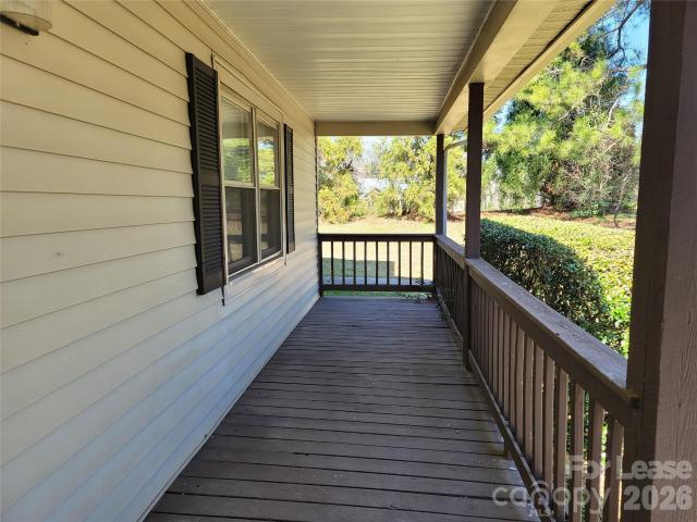 5323 Chestnut Lake Drive