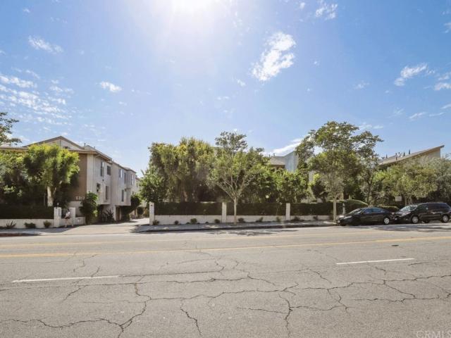 5323 Coldwater Canyon Ave. Unit A, Sherman Oaks, CA 91401