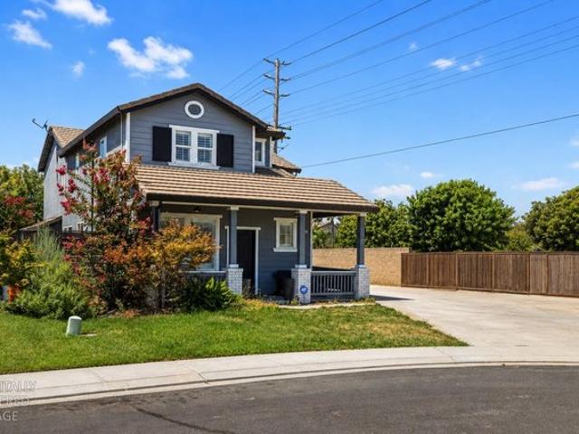 5323 St Elmo Ct, Riverbank, CA 95367