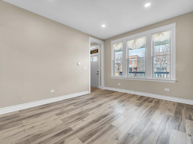5323 W 25th Place