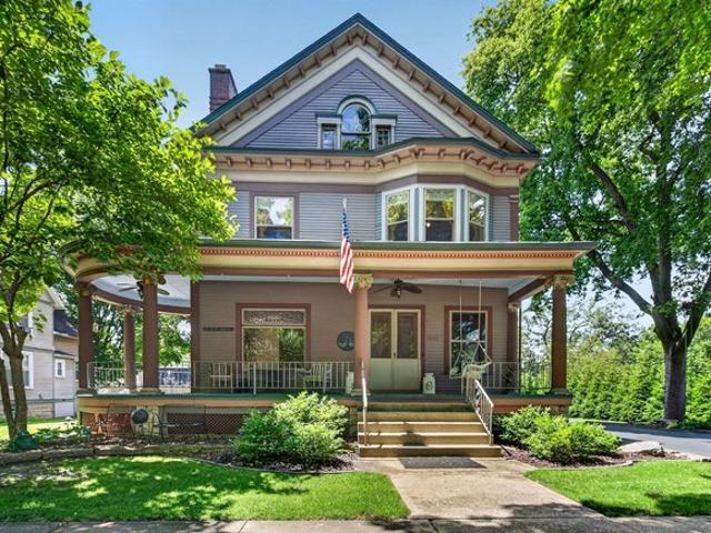 532 Calhoun St, Morris, IL 60450