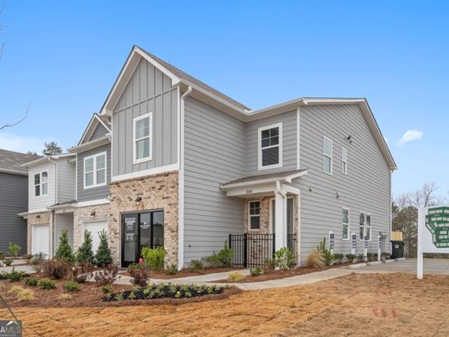 532 Crown Ridge Dr, Emerson, GA 30120