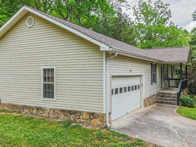 532 Eagle Cliff Drive