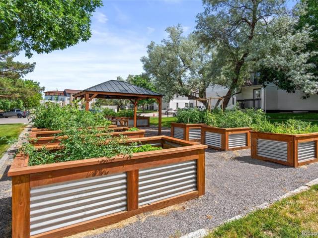532 Oakwood Drive # D103