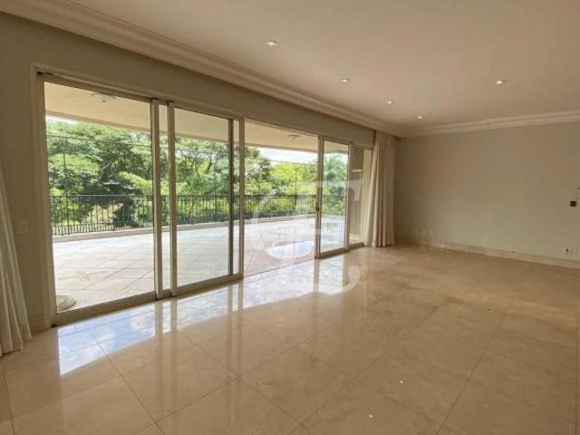 532 m² privativos • 4 suítes • 6 vagas • Depósito • Alto Padrão