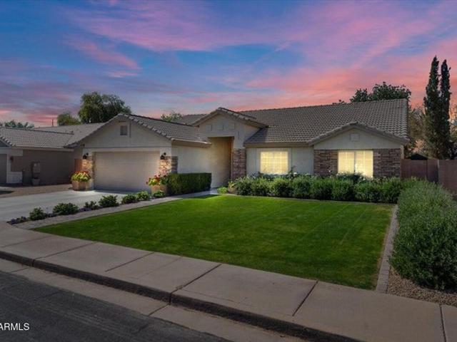 532 N Falcon Dr, Gilbert, AZ 85234