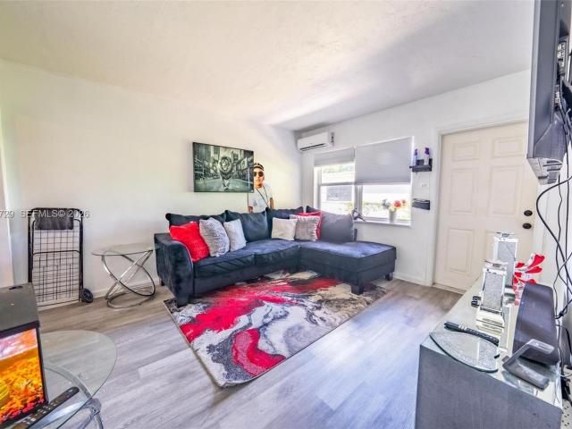 532 NW 19th Ave, Fort Lauderdale, FL 33311 | MLS #A12004