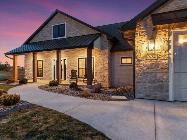 532 Royal Saint Pats Dr, Wrightstown, WI 54180 | MLS #50323 | Compass