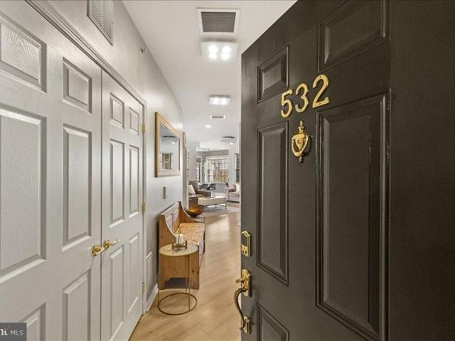 532 Timberlake Dr, Ewing, NJ 08618