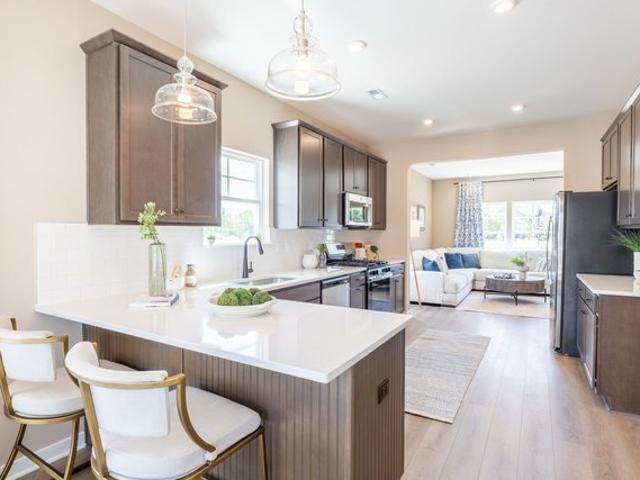 5334 Pointes End Way Unit 102, Glen Allen, VA 23059