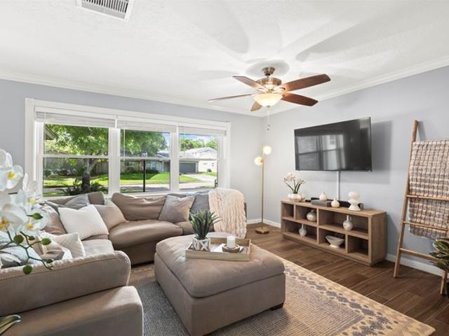 5334 Saxon Dr, Houston, TX 77092