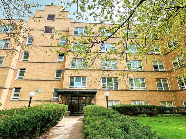 5335 N California Ave, Unit 101, Chicago, IL 60625 | MLS #12625 | Compass