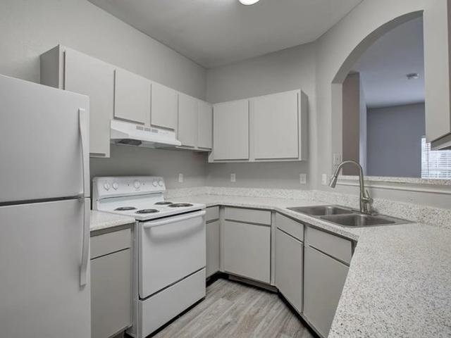 5335 Aldine Bender Rd, Houston, TX 77032