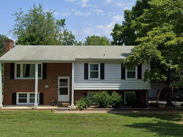 5335 Cave Spring Ln, Roanoke, VA 24018