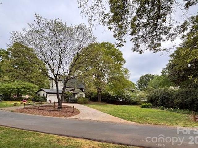 5335 Lansing Drive