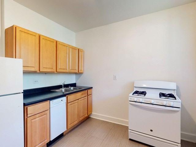 5335 5345 S. Kimbark Avenue 4 Bedroom Apartment for Rent at 5335 S Kimbark Ave, Chicago, IL 60615 Hyde Park