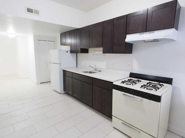 5335 5345 S. Kimbark Avenue 4 Bedroom Apartment for Rent at 5335 S Kimbark Ave, Chicago, IL 60615 Hyde Park