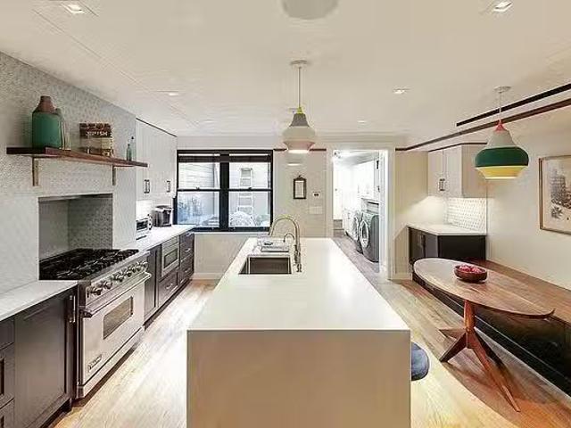 53365695 269 W 138th St