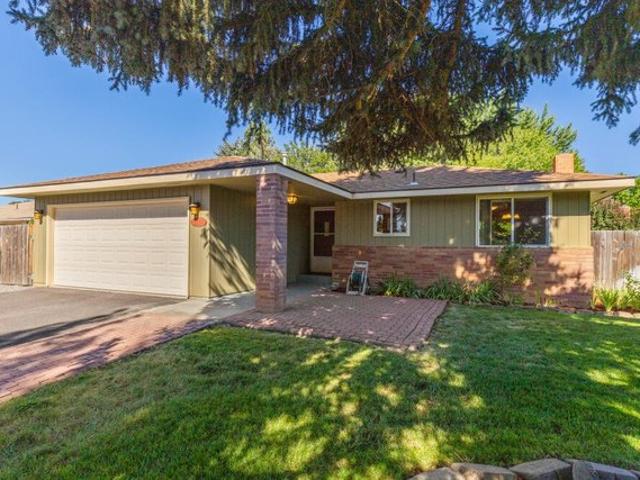 5336 Knightwood Dr, Klamath Falls, OR 97603