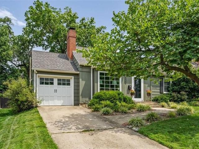 5337 Clark Dr, Roeland Park, KS 66205