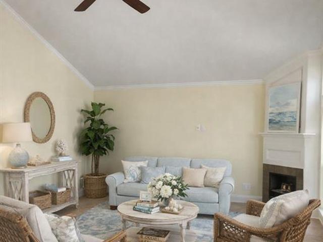 5337 S Lakeshore Drive