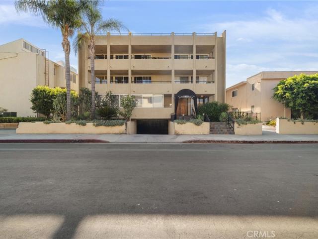 5339 Newcastle Ave, Unit 112, Encino, CA 91316 | MLS #SR25185 | Compass
