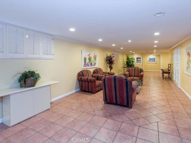 5339 Lindley Unit 207