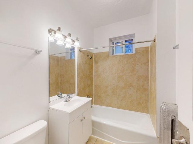 5339 5345 S. Woodlawn Avenue 3 Bedroom Apartment for Rent at 5339 S Woodlawn Ave, Chicago, IL 60615 Hyde Park