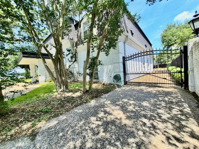 5330 Braesheather Drive