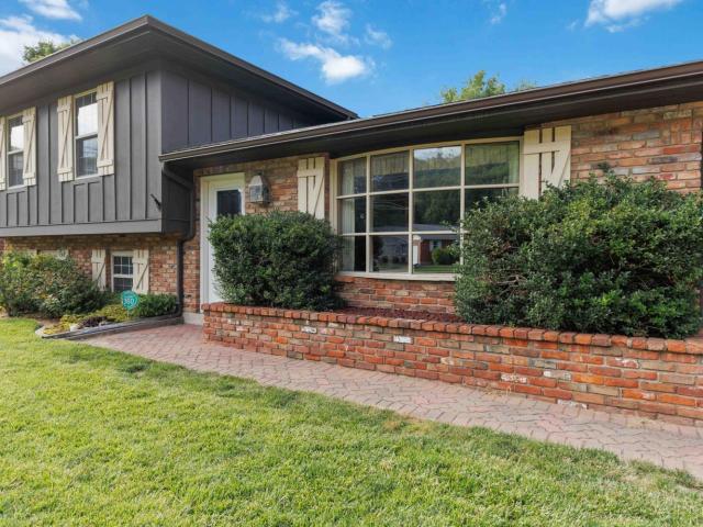 5330 Sherry Lane
