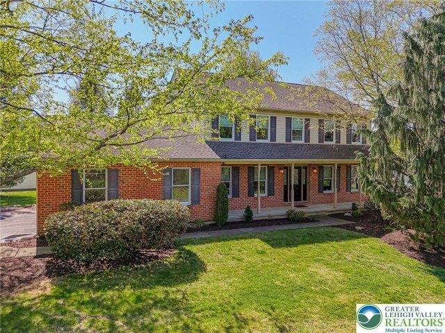 5330 Short Hill Ln, Upper Macungie Township, PA 18104
