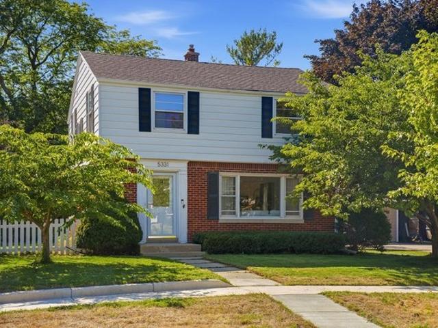 5331 N Lydell Ave, Glendale, WI 53217