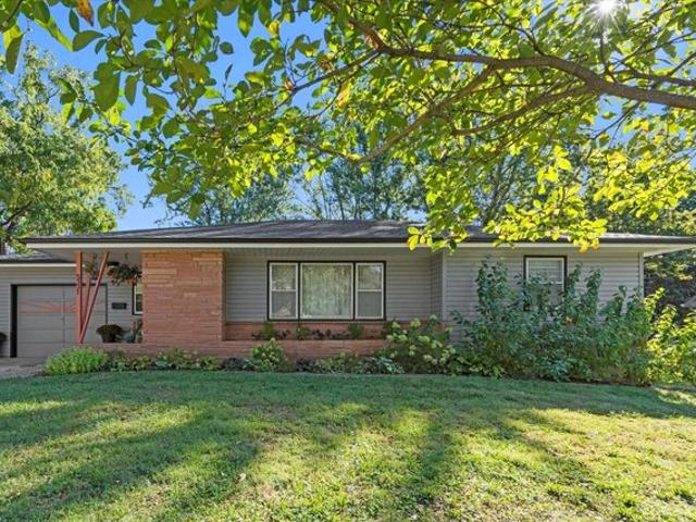 5331 Halsey St, Shawnee, KS 66216
