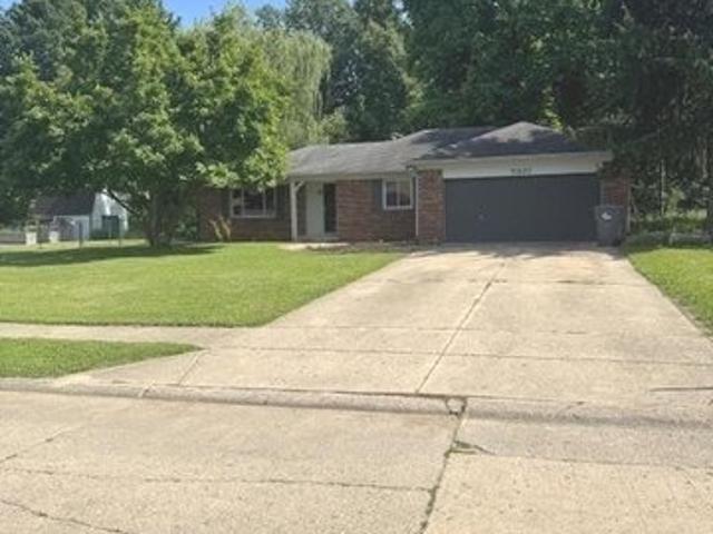 5331 Honey Manor Dr, Indianapolis, IN 46221