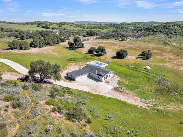 53330 Smith Rd, Bradley, CA 93426 | MLS #ML82037 | Compass