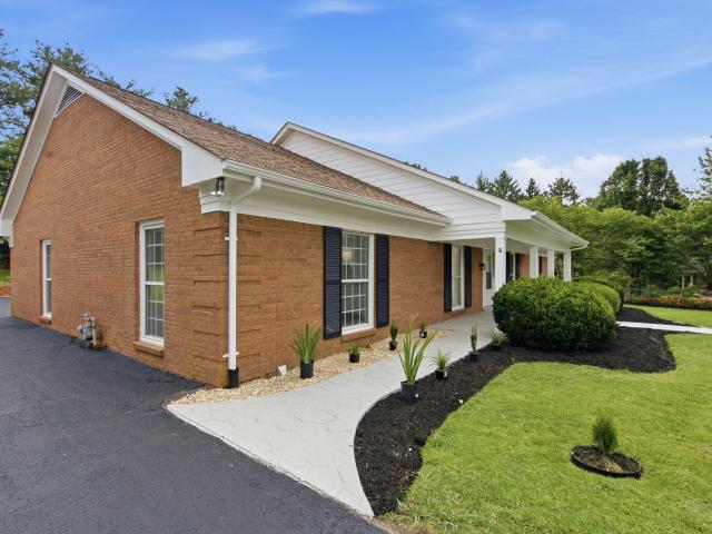 533 Country Lane