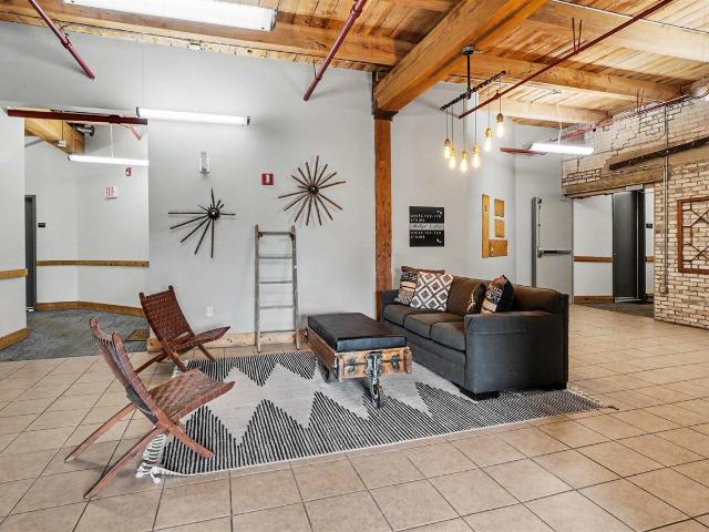 533 Columbia Avenue # 006