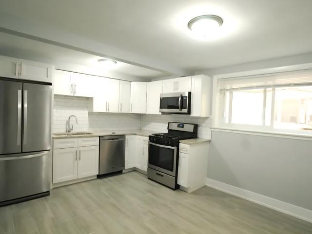 533 Green Oaks Court # 4