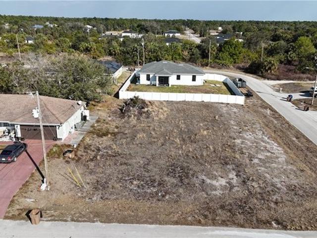 533 Kilgour Ave, Lehigh Acres, FL 33974