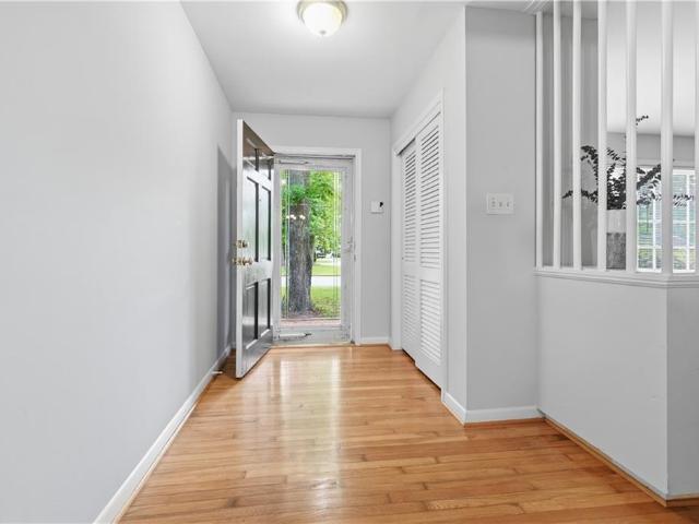 533 Kings Grant RD