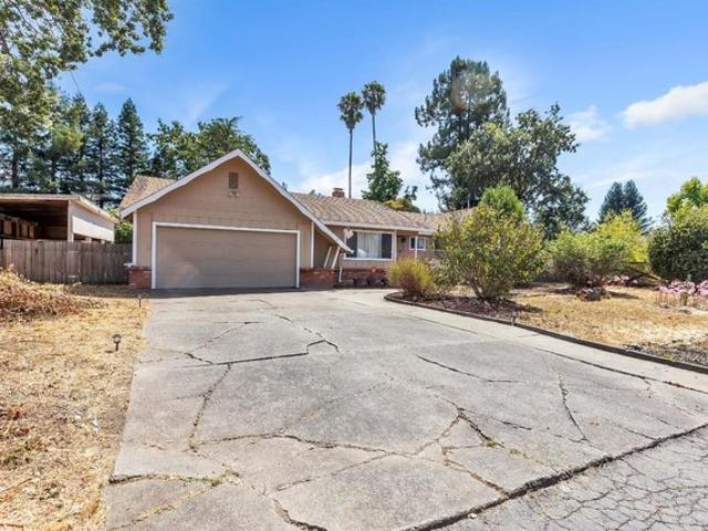 533 Hart Ln, Sebastopol, CA 95472