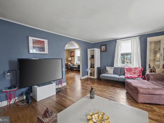 533 Hillcrest Place