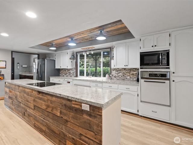 533 Hulse Road