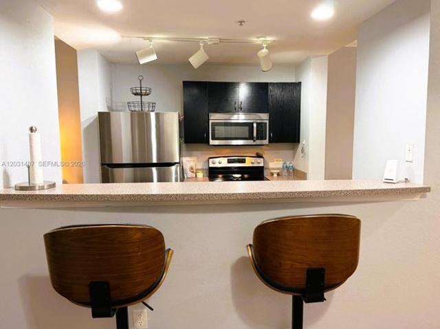 533 NE 3rd Ave Apt 313, Fort Lauderdale, FL 33301