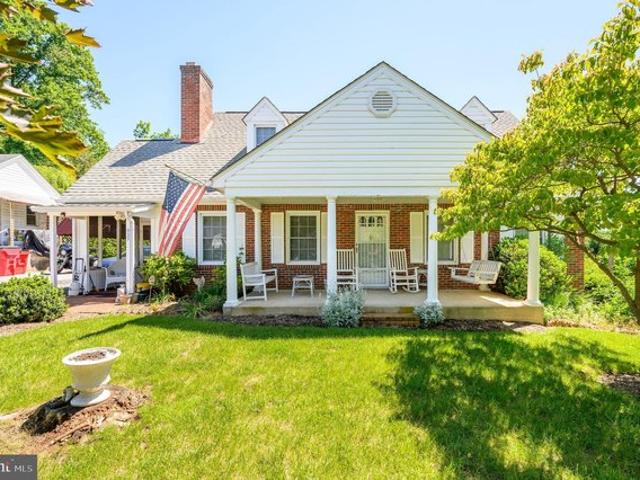 533 S Church St, Charles Town, WV 25414