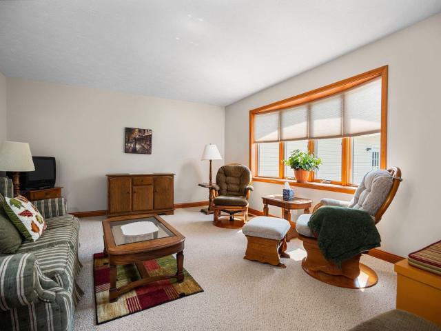 533 S Lake Shore Dr, Lake Leelanau, MI