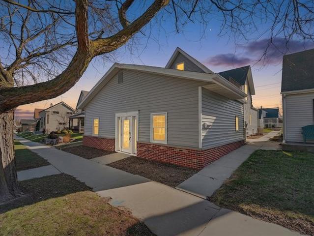 533 S Main St Unit 533A, West Bend, WI 53095