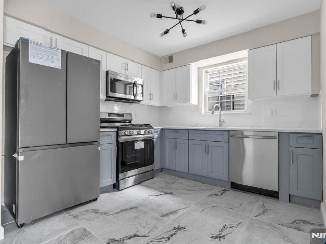 533 S 10th Street