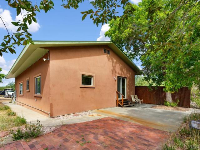 533 River Drive